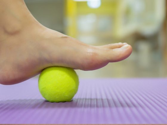 Metatarsalgia (Ball of Foot Pain): Symptoms and Causes – Entirely Health