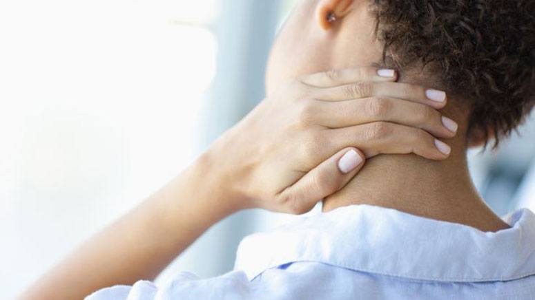 12 Home Remedies and Treatments for A Stiff Neck – Entirely Health