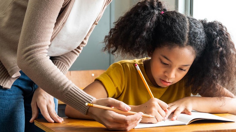 10 Tips for Supporting Students with Dyslexia – Entirely Health